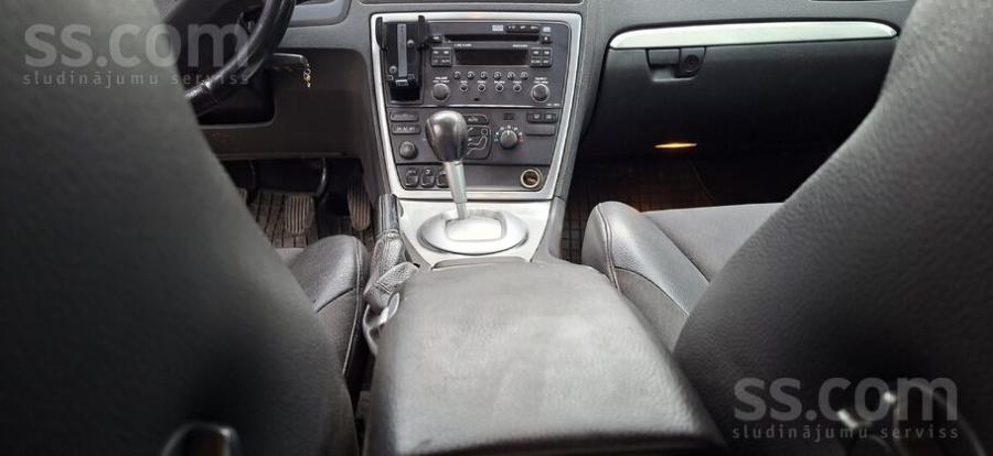 Pelēks Volvo S60 2005 Daugavpils, ar dzinēja tilpumu 2.40 L un nobraukumu 285 tūkst. km par 1550 €, foto 23 vietnē AUTOMOTO.COM.LV
