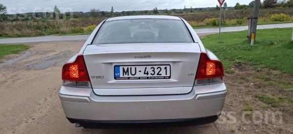 Вольво С60 2005 в Даугавпилс на AUTOMOTO.COM.LV Серый Вольво С60 2005 в Даугавпилс, объемом двигателя 2.40 л и пробегом 285 тыс. км за 1550 €, фото 8 на AUTOMOTO.COM.LV