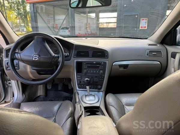 Grey Volvo S60 2005 in Riga, with an engine capacity of 2.40 L and mileage of 472 thousand km for 1990 €, photo 6 on AUTOMOTO.COM.LV