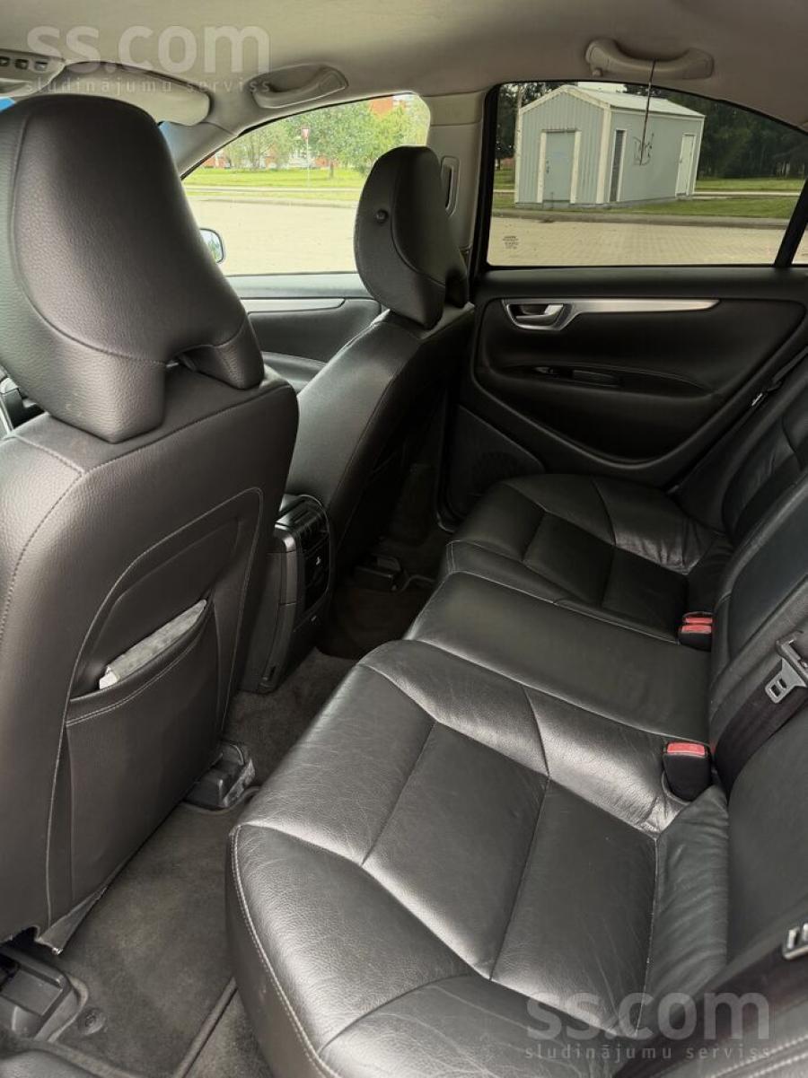 Pelēks Volvo S60 2005 Valmiera, ar dzinēja tilpumu 2.40 L un nobraukumu 310 tūkst. km par 2800 €, foto 7 vietnē AUTOMOTO.COM.LV