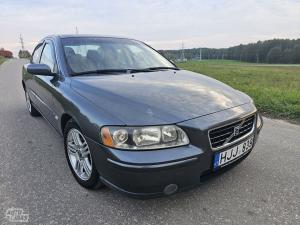 Pelēks Volvo S60 2005 Viļņa, ar dzinēja tilpumu 2.40 L un nobraukumu 319 tūkst. km par 1700 €, foto 3 vietnē AUTOMOTO.COM.LV