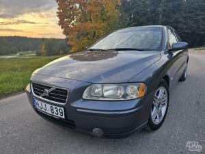 Pelēks Volvo S60 2005 Viļņa, ar dzinēja tilpumu 2.40 L un nobraukumu 319 tūkst. km par 1700 €, foto 4 vietnē AUTOMOTO.COM.LV