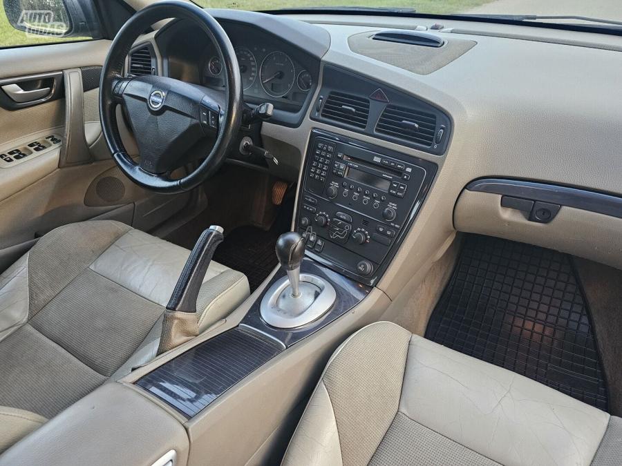 Pelēks Volvo S60 2005 Viļņa, ar dzinēja tilpumu 2.40 L un nobraukumu 319 tūkst. km par 1700 €, foto 6 vietnē AUTOMOTO.COM.LV