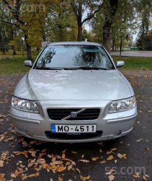 Pelēks Volvo S60 2005 Tukums, ar dzinēja tilpumu 2.40 L un nobraukumu 365 tūkst. km par 1350 €, foto 3 vietnē AUTOMOTO.COM.LV