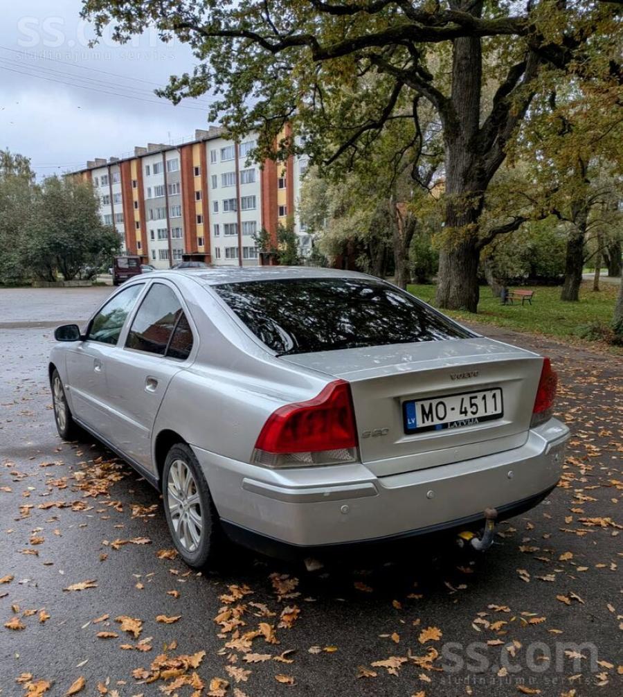 Pelēks Volvo S60 2005 Tukums, ar dzinēja tilpumu 2.40 L un nobraukumu 365 tūkst. km par 1350 €, foto 6 vietnē AUTOMOTO.COM.LV