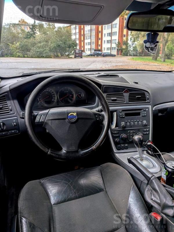 Grey Volvo S60 2005 in Tukums, with an engine capacity of 2.40 L and mileage of 365 thousand km for 1350 €, photo 8 on AUTOMOTO.COM.LV