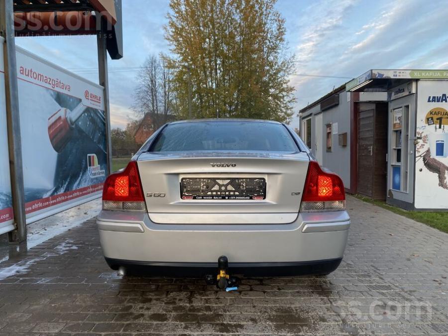Grey Volvo S60 2005 in Balvi, with an engine capacity of 2.40 L and mileage of 311 thousand km for 3160 €, photo 5 on AUTOMOTO.COM.LV