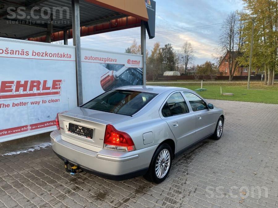 Grey Volvo S60 2005 in Balvi, with an engine capacity of 2.40 L and mileage of 311 thousand km for 3160 €, photo 6 on AUTOMOTO.COM.LV