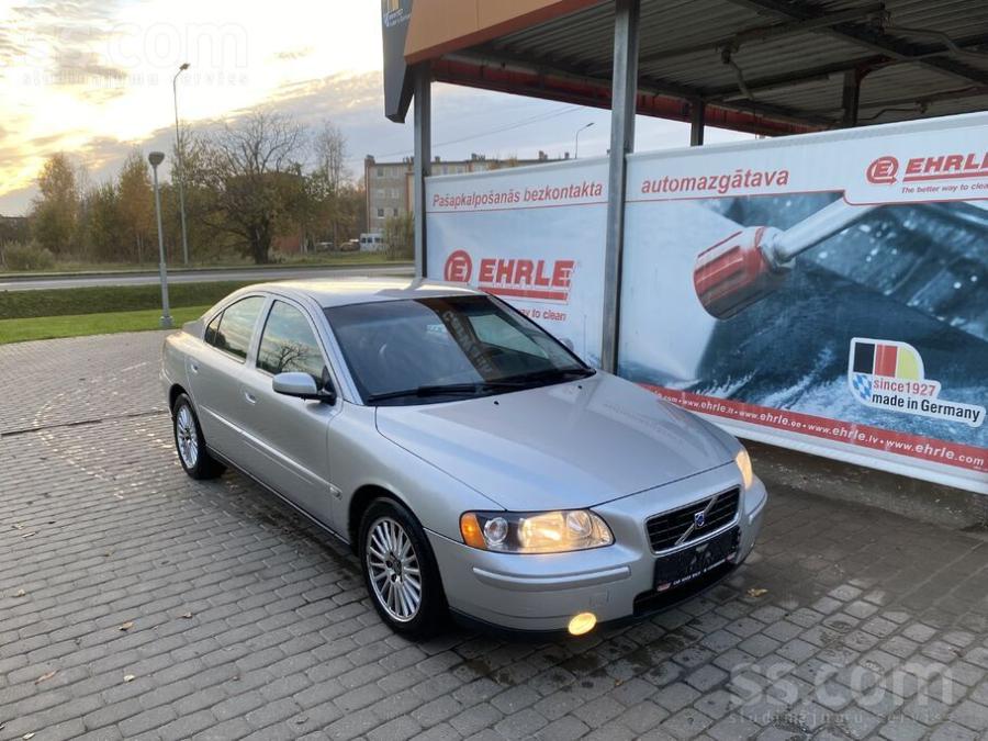 Grey Volvo S60 2005 in Balvi, with an engine capacity of 2.40 L and mileage of 311 thousand km for 3160 €, photo 8 on AUTOMOTO.COM.LV