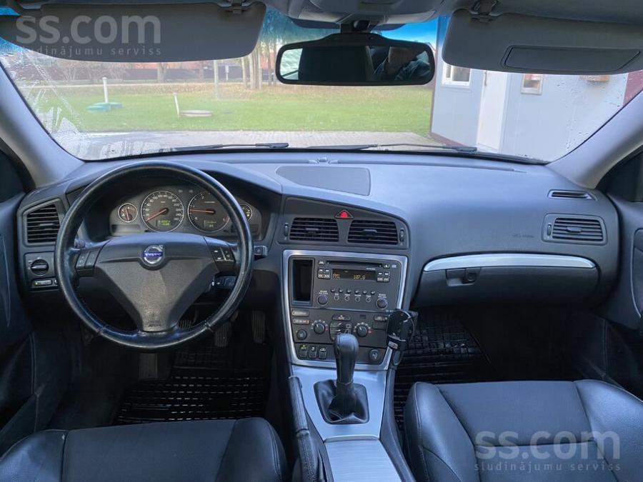 Grey Volvo S60 2005 in Balvi, with an engine capacity of 2.40 L and mileage of 311 thousand km for 3160 €, photo 11 on AUTOMOTO.COM.LV