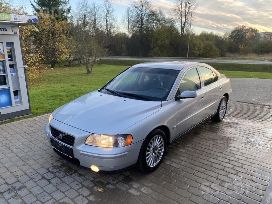 Grey Volvo S60 2005 in Balvi, with an engine capacity of 2.40 L and mileage of 311 thousand km for 3160 €, photo 19 on AUTOMOTO.COM.LV
