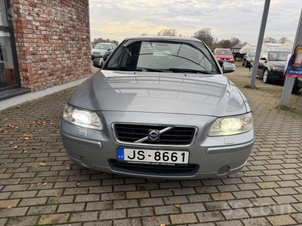 Pelēks Volvo S60 2006 Talsi, ar dzinēja tilpumu 2.40 L un nobraukumu 328 tūkst. km par 3000 €, foto 2 vietnē AUTOMOTO.COM.LV