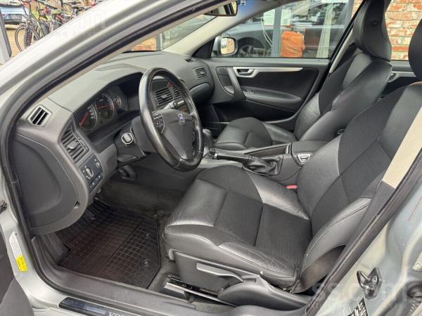 Pelēks Volvo S60 2006 Talsi, ar dzinēja tilpumu 2.40 L un nobraukumu 328 tūkst. km par 3000 €, foto 7 vietnē AUTOMOTO.COM.LV