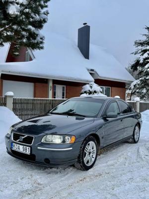 Pelēks Volvo S60 2006 Viļņa, ar dzinēja tilpumu 2.40 L un nobraukumu 257 tūkst. km par 2600 €, foto 4 vietnē AUTOMOTO.COM.LV