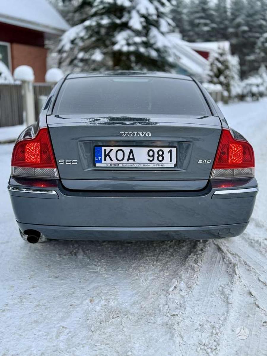 Pelēks Volvo S60 2006 Viļņa, ar dzinēja tilpumu 2.40 L un nobraukumu 257 tūkst. km par 2600 €, foto 10 vietnē AUTOMOTO.COM.LV