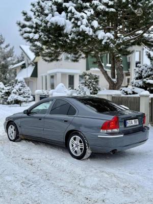 Pelēks Volvo S60 2006 Viļņa, ar dzinēja tilpumu 2.40 L un nobraukumu 257 tūkst. km par 2600 €, foto 11 vietnē AUTOMOTO.COM.LV