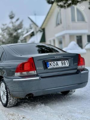 Pelēks Volvo S60 2006 Viļņa, ar dzinēja tilpumu 2.40 L un nobraukumu 257 tūkst. km par 2600 €, foto 13 vietnē AUTOMOTO.COM.LV