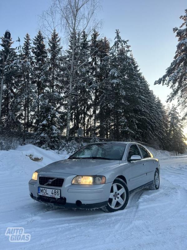 Grey Volvo S60 2006 in Ignalina, with an engine capacity of 2.40 L and mileage of 330 thousand km for 1950 €, photo 1 on AUTOMOTO.COM.LV