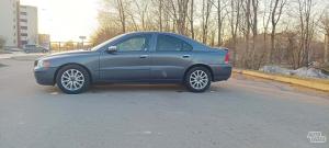 Grey Volvo S60 2006 in Kupiskis, with an engine capacity of 2.40 L and mileage of 372 thousand km for 1850 €, photo 2 on AUTOMOTO.COM.LV