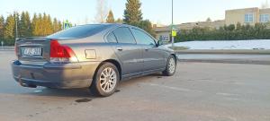 Grey Volvo S60 2006 in Kupiskis, with an engine capacity of 2.40 L and mileage of 372 thousand km for 1850 €, photo 6 on AUTOMOTO.COM.LV