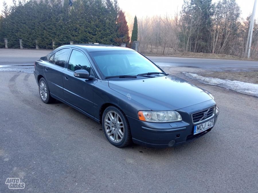 Grey Volvo S60 2006 in Vilnius, with an engine capacity of 2.40 L and mileage of 343 thousand km for 1690 €, photo 1 on AUTOMOTO.COM.LV