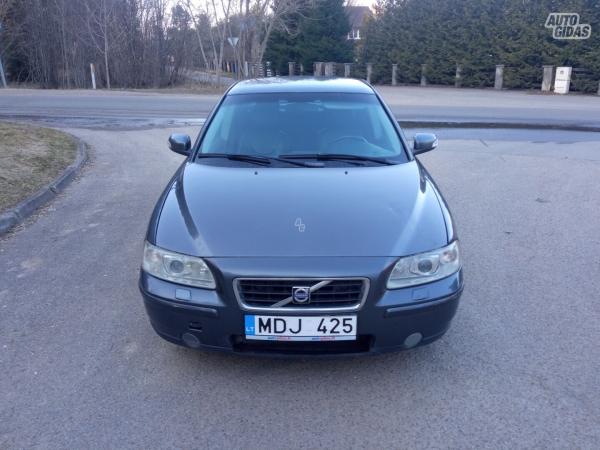 Pelēks Volvo S60 2006 Viļņa, ar dzinēja tilpumu 2.40 L un nobraukumu 343 tūkst. km par 1690 €, foto 2 vietnē AUTOMOTO.COM.LV