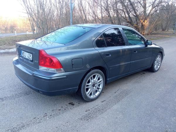 Pelēks Volvo S60 2006 Viļņa, ar dzinēja tilpumu 2.40 L un nobraukumu 343 tūkst. km par 1690 €, foto 7 vietnē AUTOMOTO.COM.LV