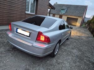 Grey Volvo S60 2006 in Vilkaviskis, with an engine capacity of 2.40 L and mileage of 261 thousand km for 1700 €, photo 5 on AUTOMOTO.COM.LV