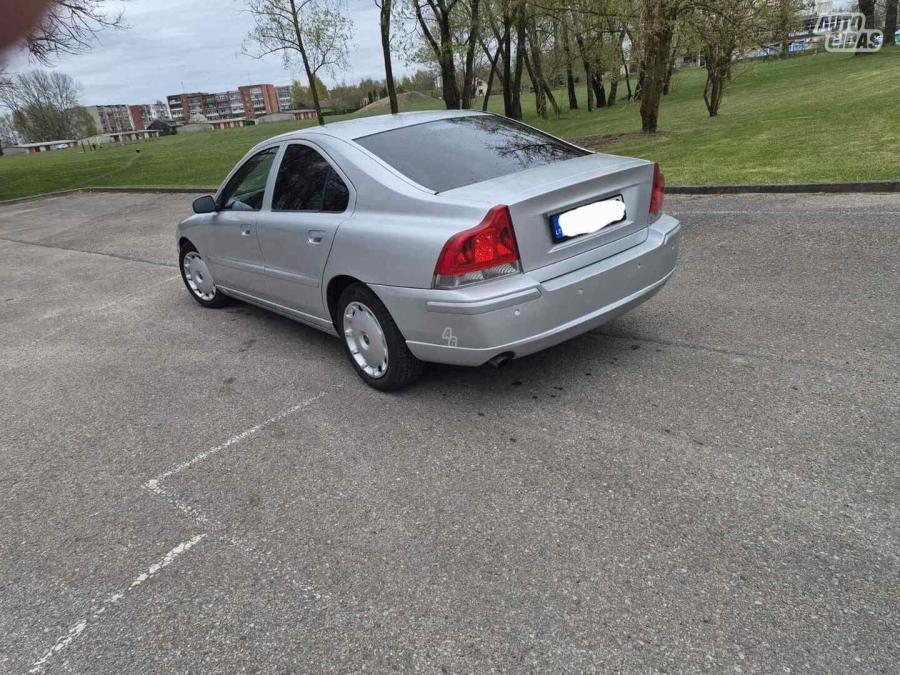 Grey Volvo S60 2006 in Vilkaviskis, with an engine capacity of 2.40 L and mileage of 261 thousand km for 1700 €, photo 8 on AUTOMOTO.COM.LV