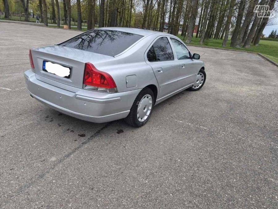 Grey Volvo S60 2006 in Vilkaviskis, with an engine capacity of 2.40 L and mileage of 261 thousand km for 1700 €, photo 9 on AUTOMOTO.COM.LV