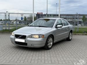 Серый Вольво С60 2006 в Авиженяй, объемом двигателя 2.40 л и пробегом 280 тыс. км за 1800 €, фото  на AUTOMOTO.COM.LV