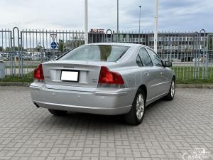 Серый Вольво С60 2006 в Авиженяй, объемом двигателя 2.40 л и пробегом 280 тыс. км за 1800 €, фото 3 на AUTOMOTO.COM.LV