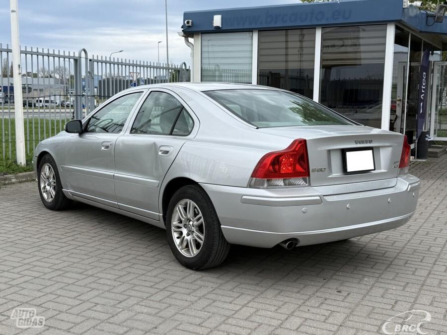 Серый Вольво С60 2006 в Авиженяй, объемом двигателя 2.40 л и пробегом 280 тыс. км за 1800 €, фото 24 на AUTOMOTO.COM.LV
