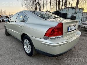 Grey Volvo S60 2006 in Riga, with an engine capacity of 2.40 L and mileage of 0 thousand km for 3550 €, photo 5 on AUTOMOTO.COM.LV