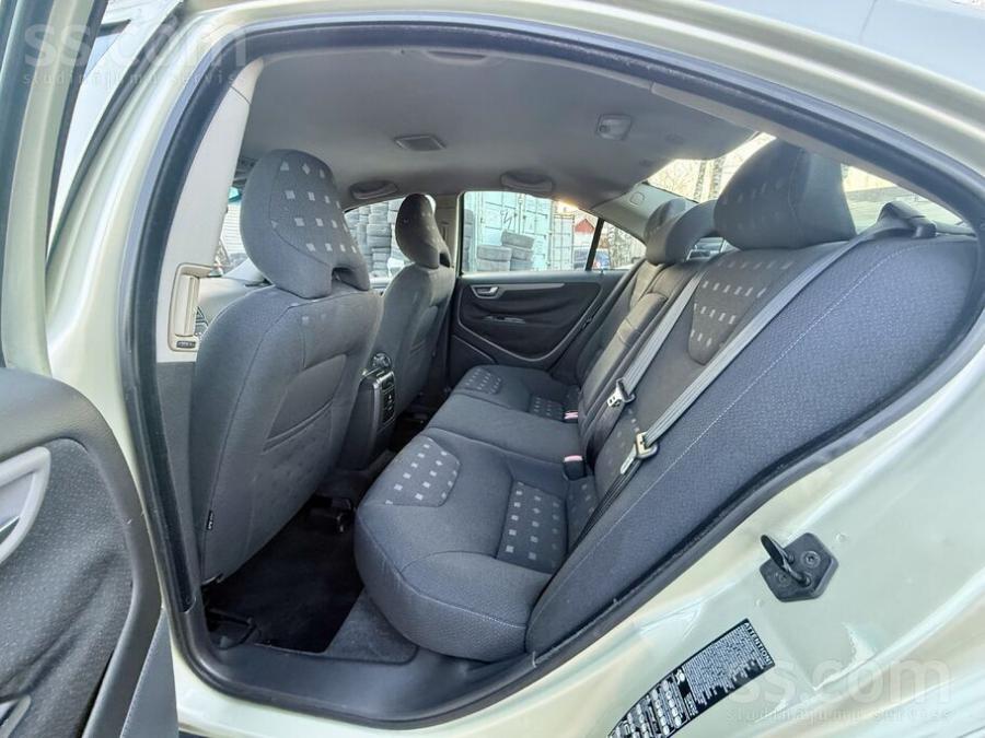 Grey Volvo S60 2006 in Riga, with an engine capacity of 2.40 L and mileage of 0 thousand km for 3550 €, photo 17 on AUTOMOTO.COM.LV