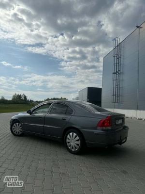 Pelēks Volvo S60 2006 Šauļi, ar dzinēja tilpumu 2.40 L un nobraukumu 220 tūkst. km par 1650 €, foto 5 vietnē AUTOMOTO.COM.LV