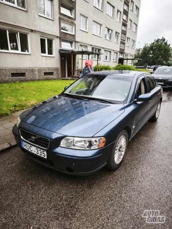 Серый Вольво С60 2006 в Каунас, объемом двигателя 2.40 л и пробегом 265 тыс. км за 650 €, фото 3 на AUTOMOTO.COM.LV