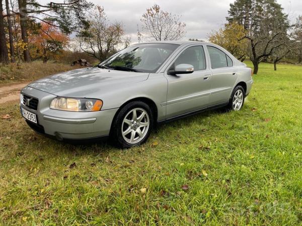 Pelēks Volvo S60 2006 Tukums, ar dzinēja tilpumu 2.40 L un nobraukumu 334 tūkst. km par 2000 €, foto 1 vietnē AUTOMOTO.COM.LV