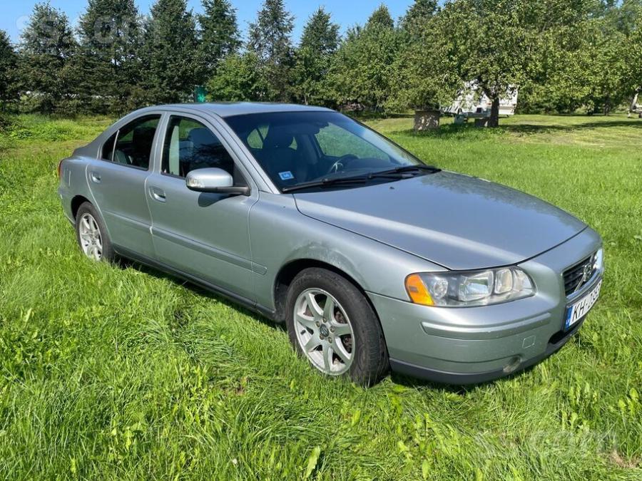 Grey Volvo S60 2006 in Tukums, with an engine capacity of 2.40 L and mileage of 334 thousand km for 2000 €, photo 3 on AUTOMOTO.COM.LV