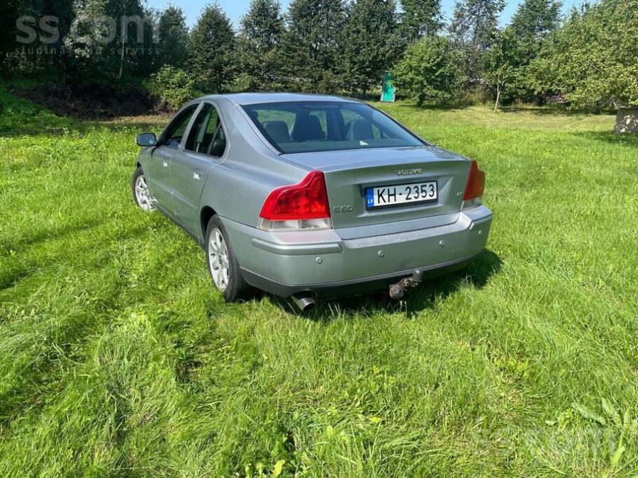 Grey Volvo S60 2006 in Tukums, with an engine capacity of 2.40 L and mileage of 334 thousand km for 2000 €, photo 4 on AUTOMOTO.COM.LV