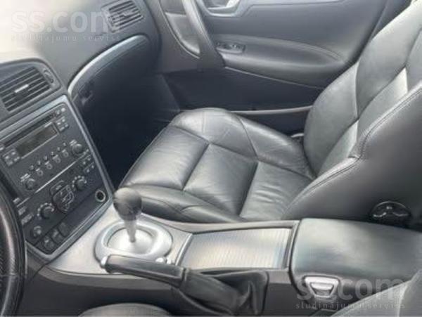 Pelēks Volvo S60 2006 Tukums, ar dzinēja tilpumu 2.40 L un nobraukumu 334 tūkst. km par 2000 €, foto 5 vietnē AUTOMOTO.COM.LV