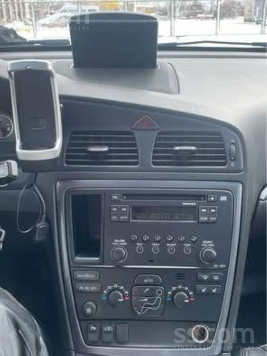 Grey Volvo S60 2006 in Tukums, with an engine capacity of 2.40 L and mileage of 334 thousand km for 2000 €, photo 8 on AUTOMOTO.COM.LV