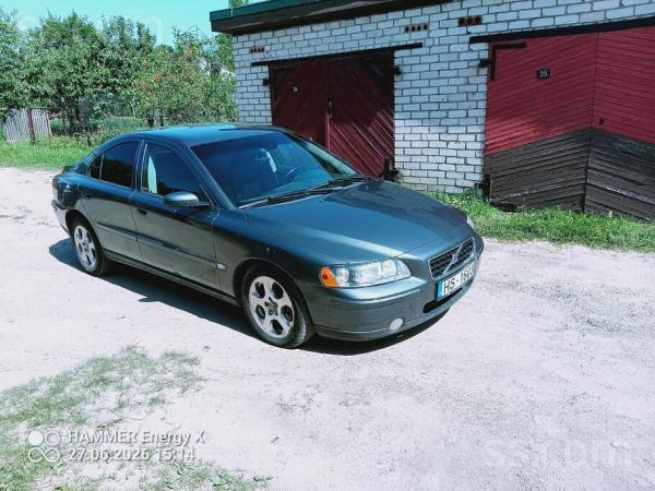 Grey Volvo S60 2006 in Saldus, with an engine capacity of 2.40 L and mileage of 301 thousand km for 2500 €, photo 4 on AUTOMOTO.COM.LV