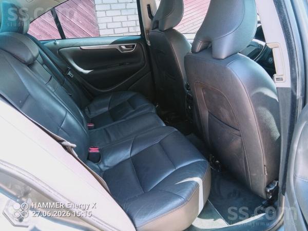 Grey Volvo S60 2006 in Saldus, with an engine capacity of 2.40 L and mileage of 301 thousand km for 2500 €, photo 7 on AUTOMOTO.COM.LV