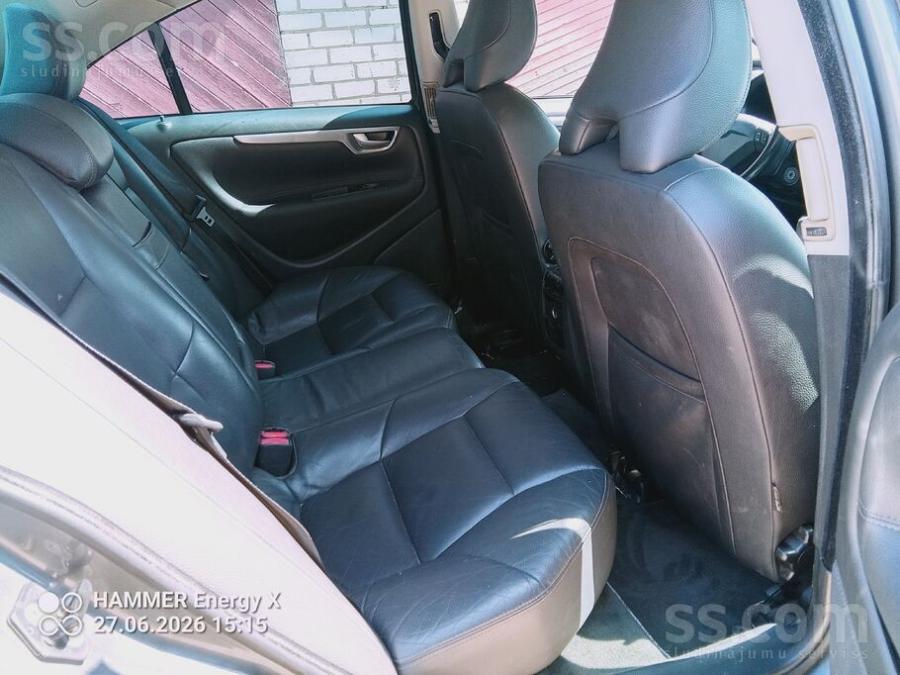 Grey Volvo S60 2006 in Saldus, with an engine capacity of 2.40 L and mileage of 301 thousand km for 2500 €, photo 8 on AUTOMOTO.COM.LV
