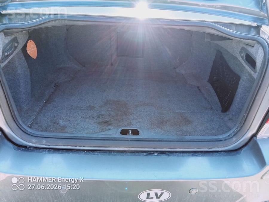 Grey Volvo S60 2006 in Saldus, with an engine capacity of 2.40 L and mileage of 301 thousand km for 2500 €, photo 11 on AUTOMOTO.COM.LV