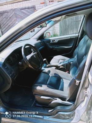 Grey Volvo S60 2006 in Saldus, with an engine capacity of 2.40 L and mileage of 301 thousand km for 2500 €, photo 12 on AUTOMOTO.COM.LV