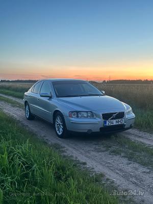 Pelēks Volvo S60 2006 Tallina, ar dzinēja tilpumu 2.40 L un nobraukumu 395 tūkst. km par 2800 €, foto 3 vietnē AUTOMOTO.COM.LV