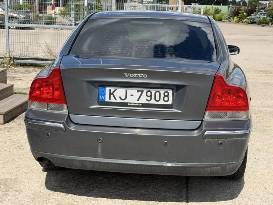 Серый Вольво С60 2006 в Рига, объемом двигателя 2.40 л и пробегом 350 тыс. км за 2450 €, фото 12 на AUTOMOTO.COM.LV