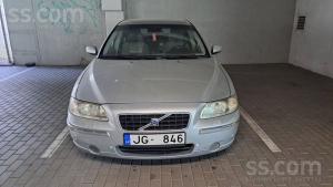 Серый Вольво С60 2006 в Рига, объемом двигателя 2.40 л и пробегом 355 тыс. км за 1800 €, фото  на AUTOMOTO.COM.LV